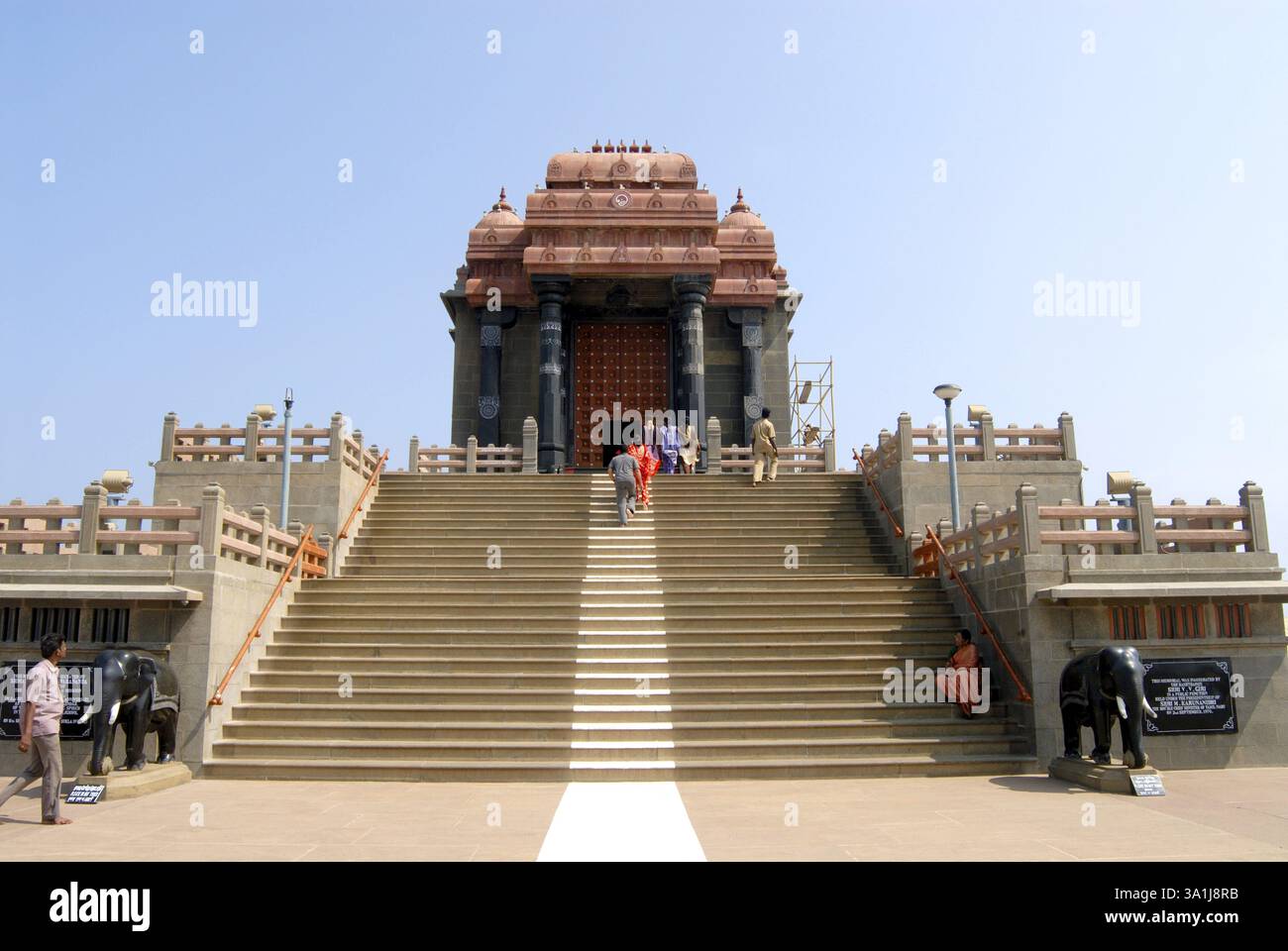 Shripada Mandapam and Vivekananda Mandapam at Vivekananda rock memorial ...