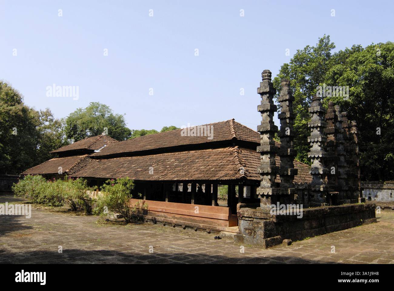 Rameshwar temple with stone Lamp posts, very old Konkani style ...