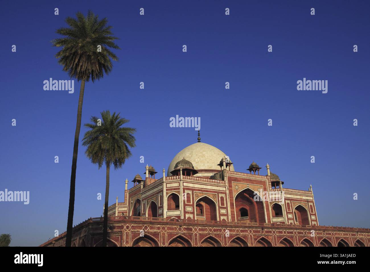 Humayun's tomb built in 1570 made from red sandstone and white marble ...