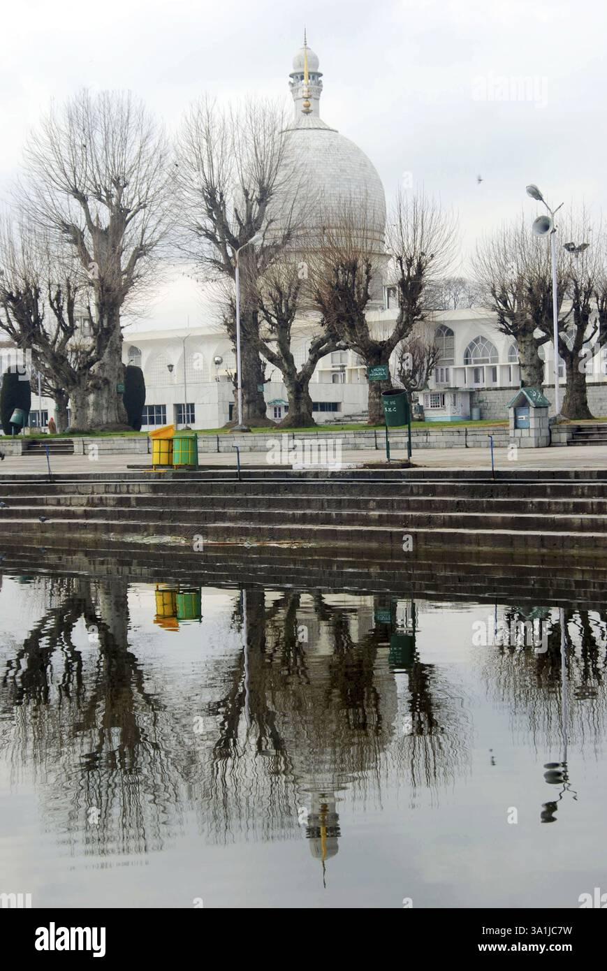Mosque Hazratbal Shrine, Srinagar, Jammu & Kashmir, India, Asia Stock ...