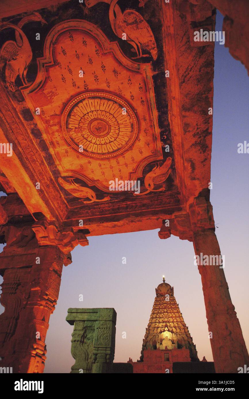 Sunset at Brihadeshwara Temple also called Big Temple dedicated to Lord ...