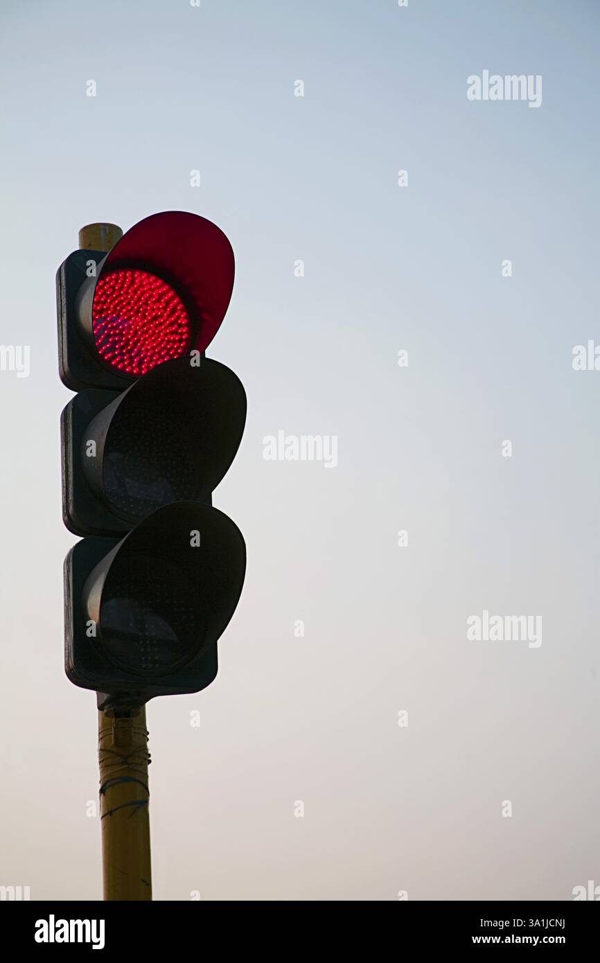 Traffic signal light, red implies stop, Mumbai Bombay, Maharashtra ...