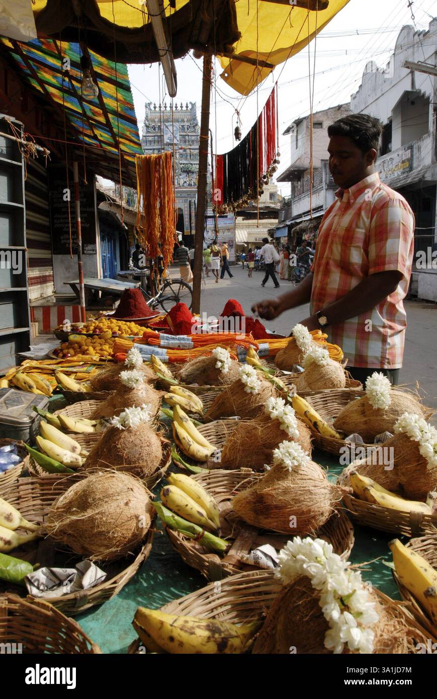 Pooja items shop hi-res stock photography and images - Alamy