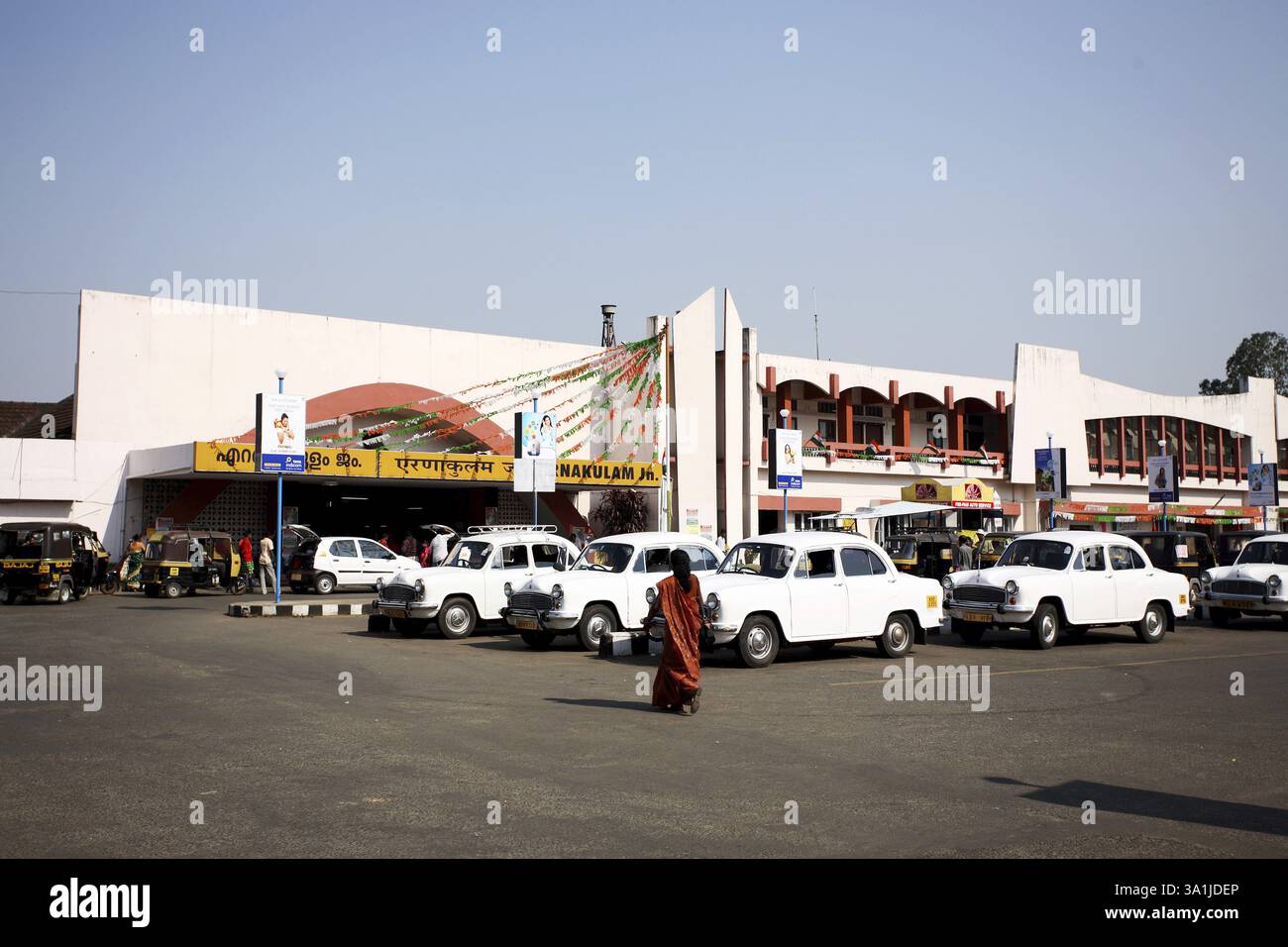 Ernakulam Railway Station, Ernakulam Junction, White Ambassador Taxies ...