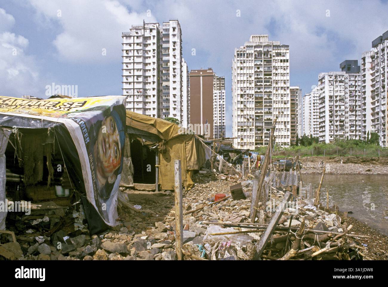 High rise buildings and slums, Mumbai Bombay, Maharashtra, India, Asia ...