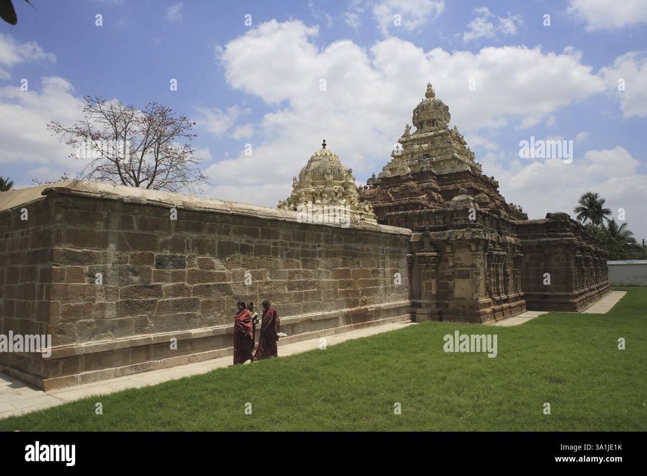 Vaikuntha perumal temple, dedicated to lord vishnu, built in a.d. 674 ...