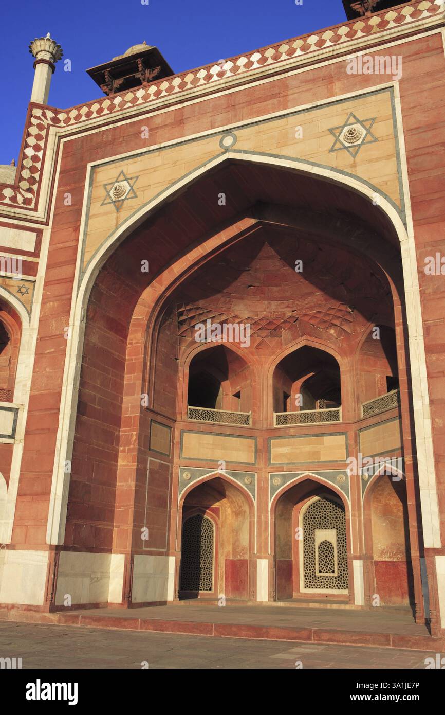 Humayun's tomb built in 1570 made from red sandstone and white marble ...