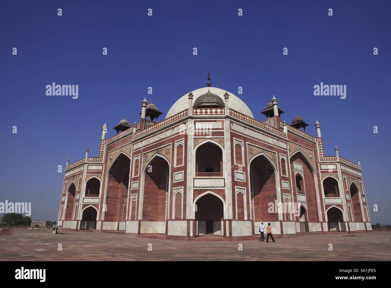 Humayun's tomb built in 1570 made from red sandstone and white marble ...