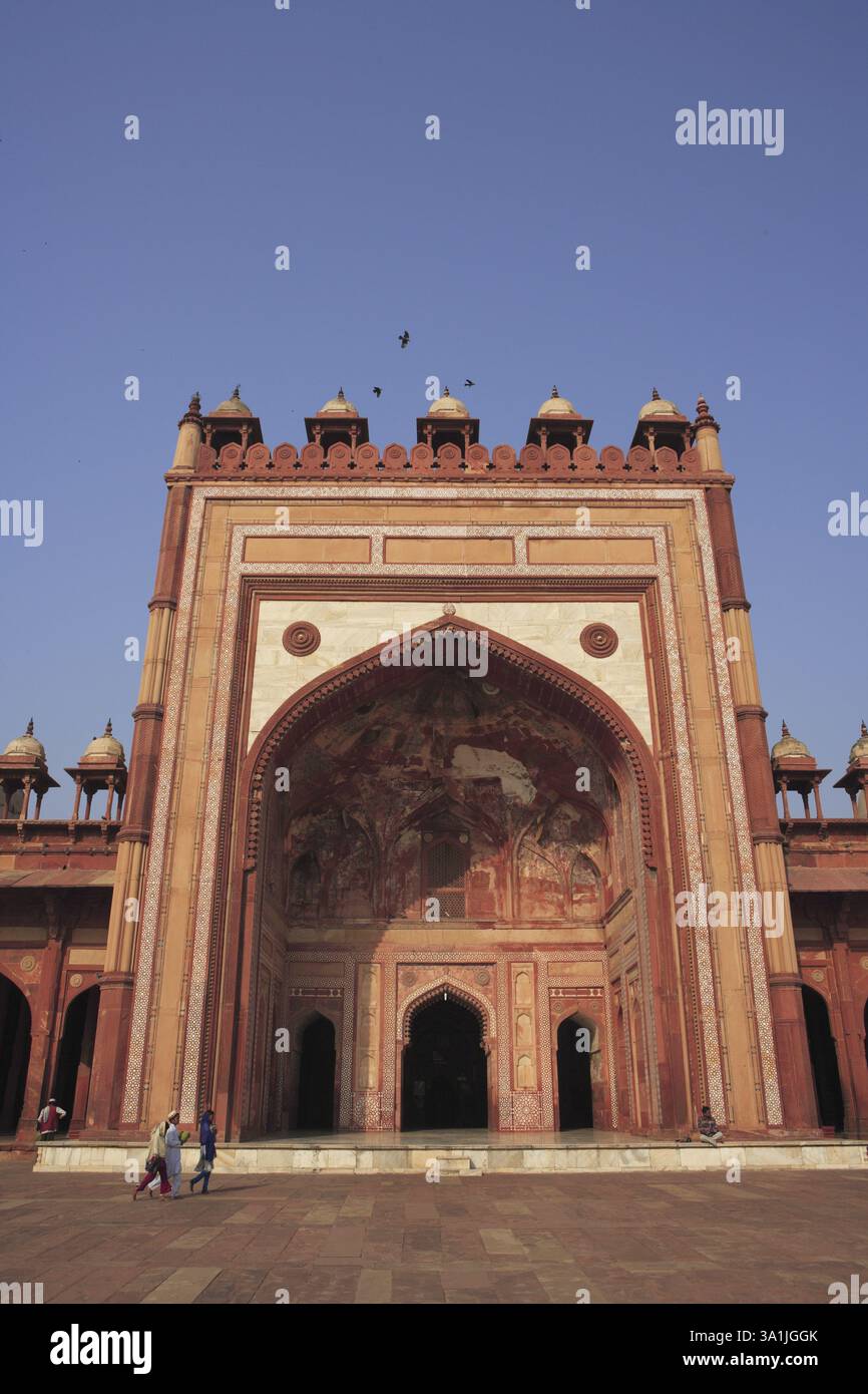 Main entrance arch of Jami Masjid in Fatehpur Sikri built during second ...