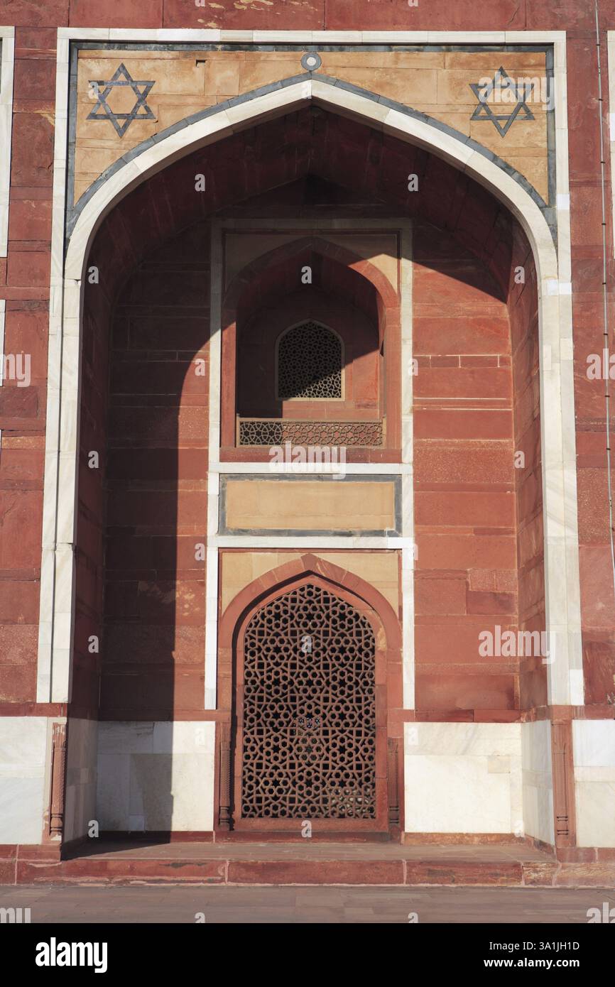 Humayun's tomb built in 1570 made from red sandstone and white marble ...