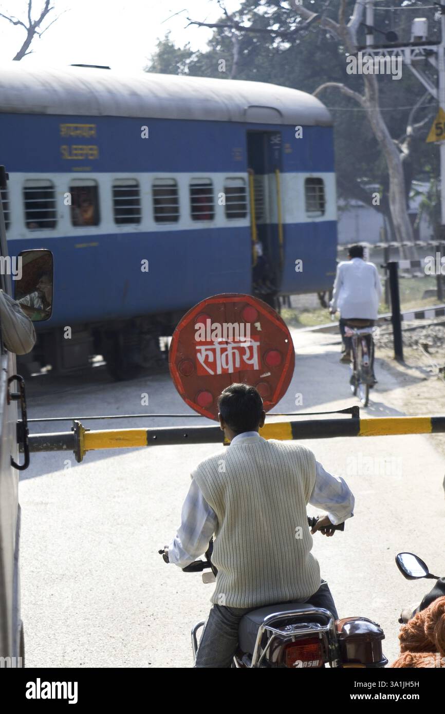 Intersections of railways hi-res stock photography and images - Alamy