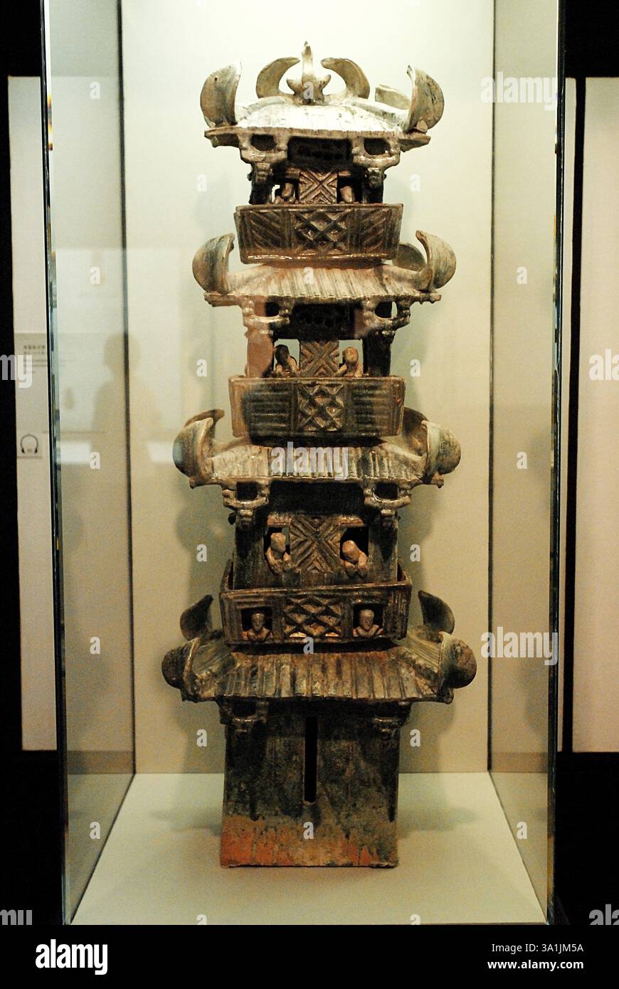 Traditional Chinese terracotta art at Hong Kong museum of art, Kowloon ...