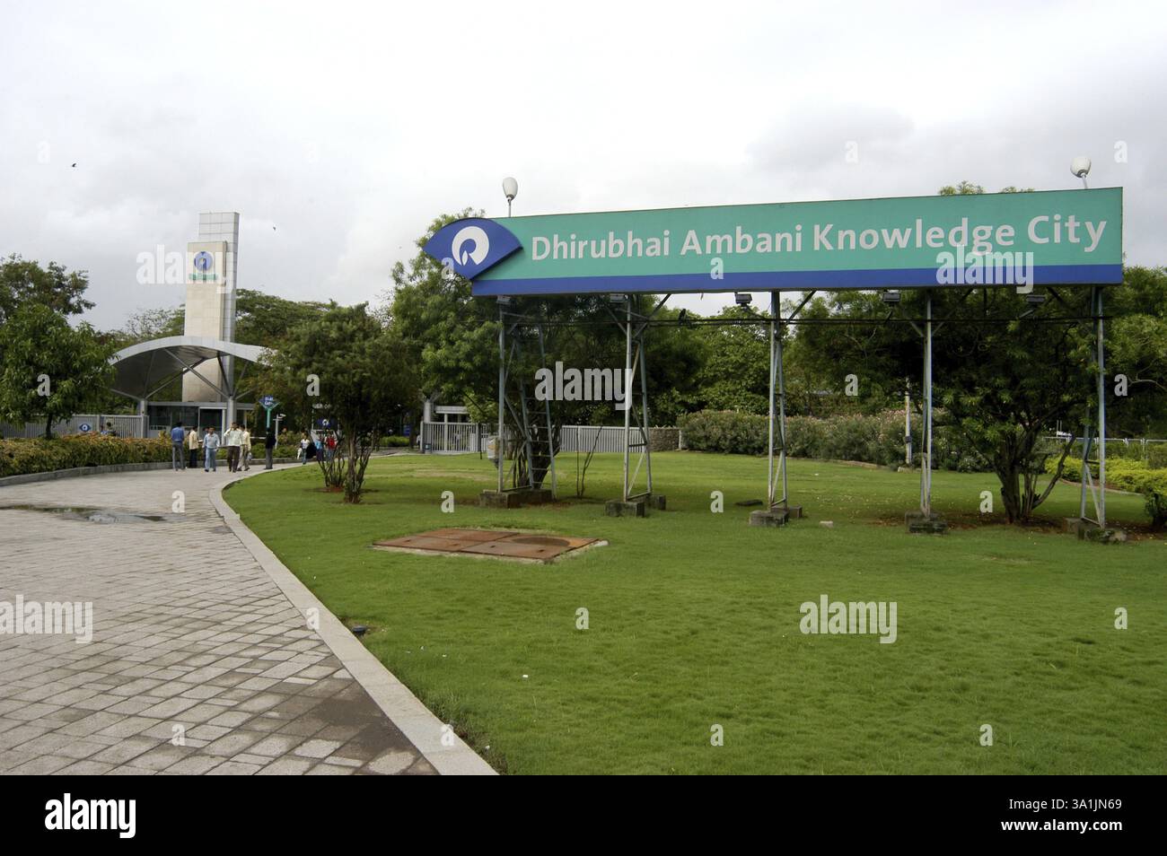 Main gate of headquarters of Reliance Infocomm NAw Reliance ...