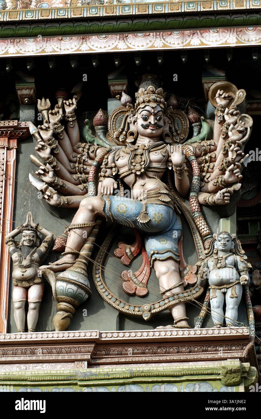 Stucco figures on Sri Meenakshi Amman temple, Madurai, Tamil Nadu ...