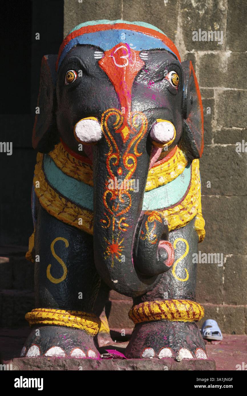 Statue of Elephant Stock Photo - Alamy