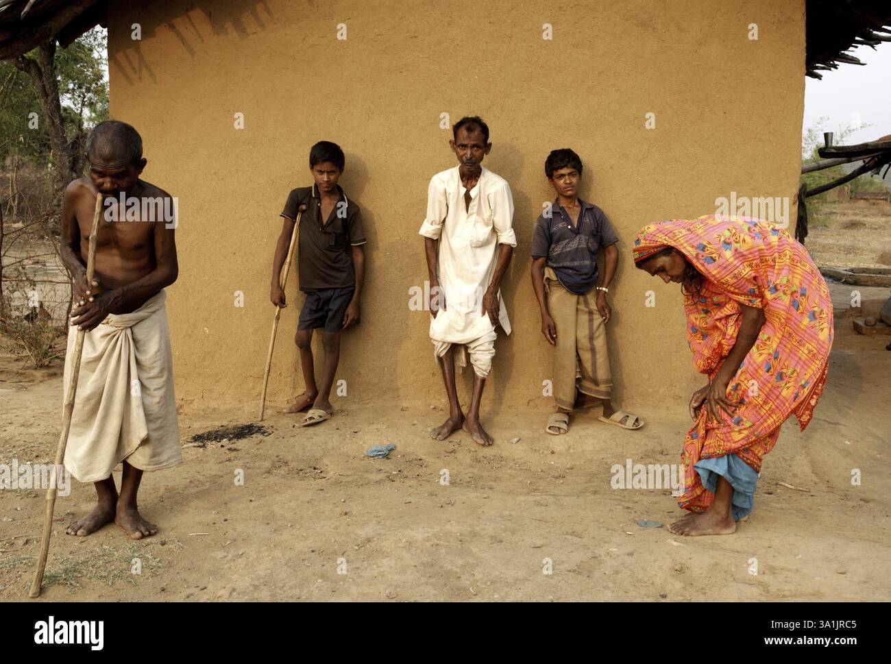 People standing outside hut, Garwa and Latehar, Jharkhand, India, Asia ...