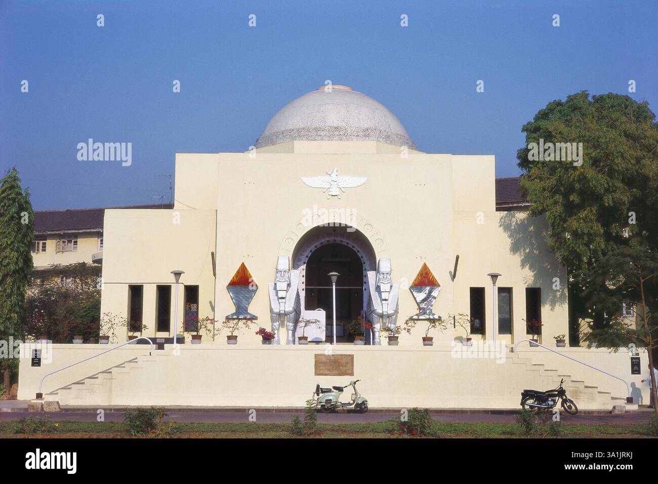 Cusrow baug agiary, parsi fire temple, Bombay NAw Mumbai, Maharashtra ...