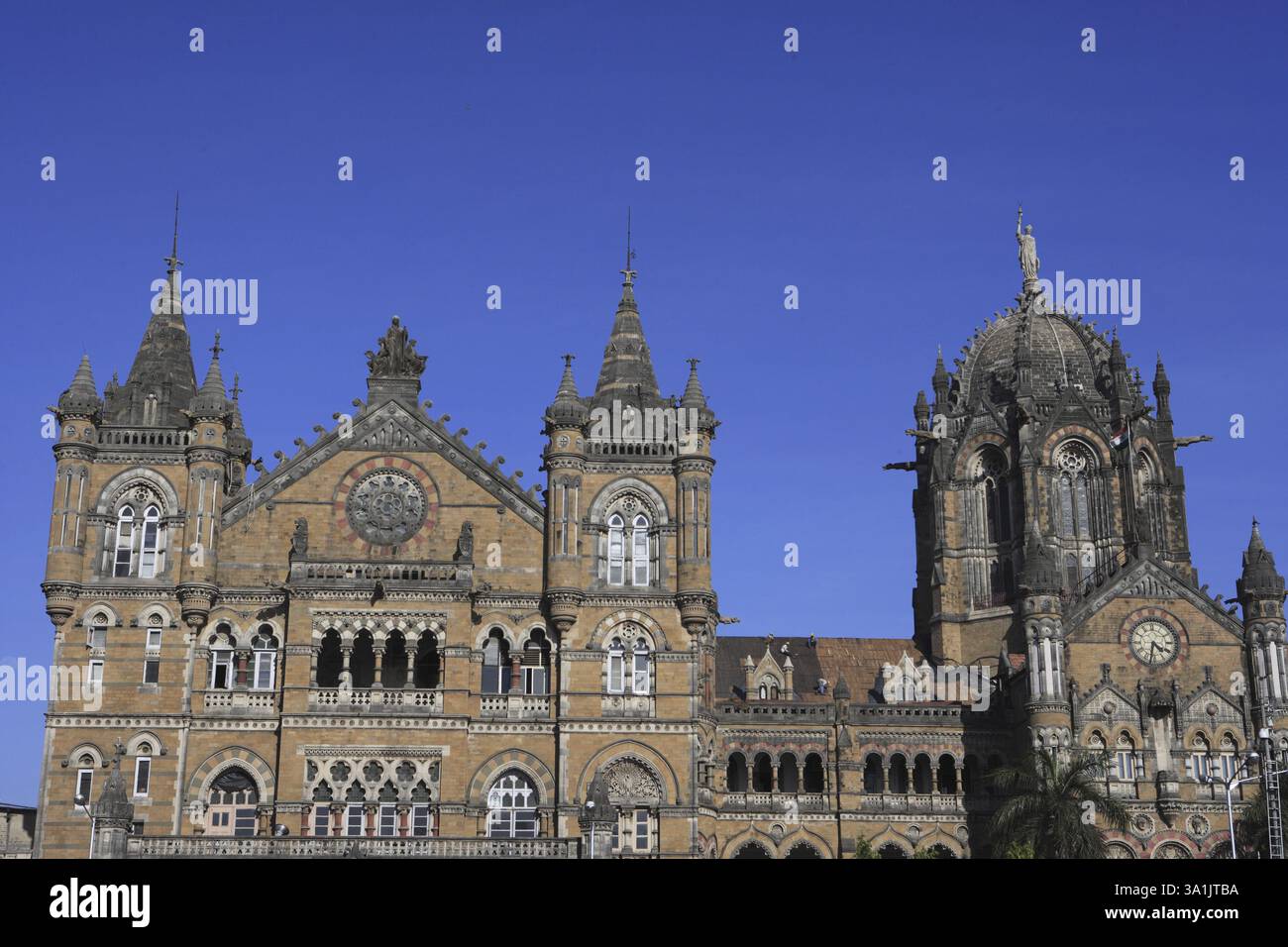 Chhatrapati Shivaji Terminus (formerly Victoria Terminus) Victorian ...