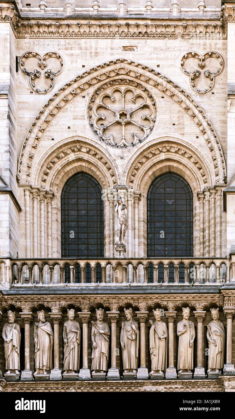 Elaborate sculpture and window designs on Notre Dame Cathedral captured ...