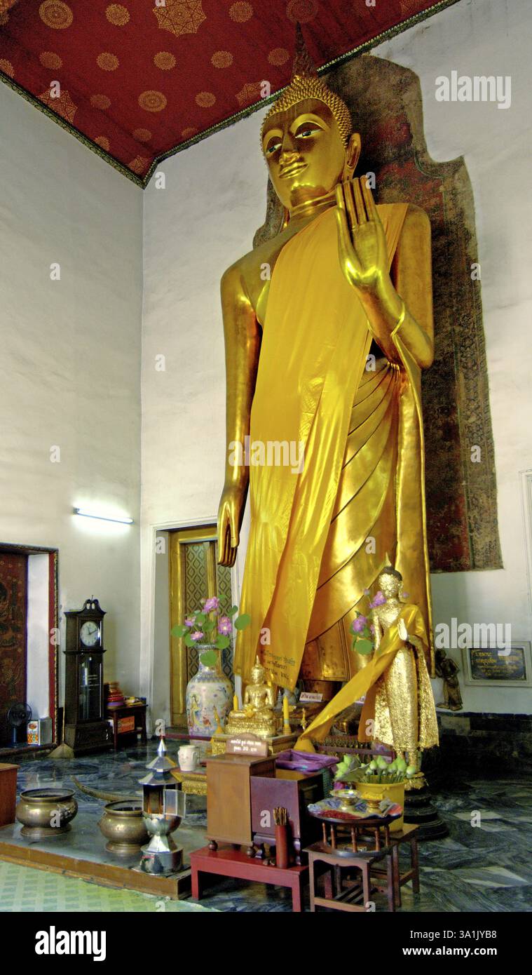Wat Phra Chetuphon monastery King Rama one Chakri dynasty 16th century ...