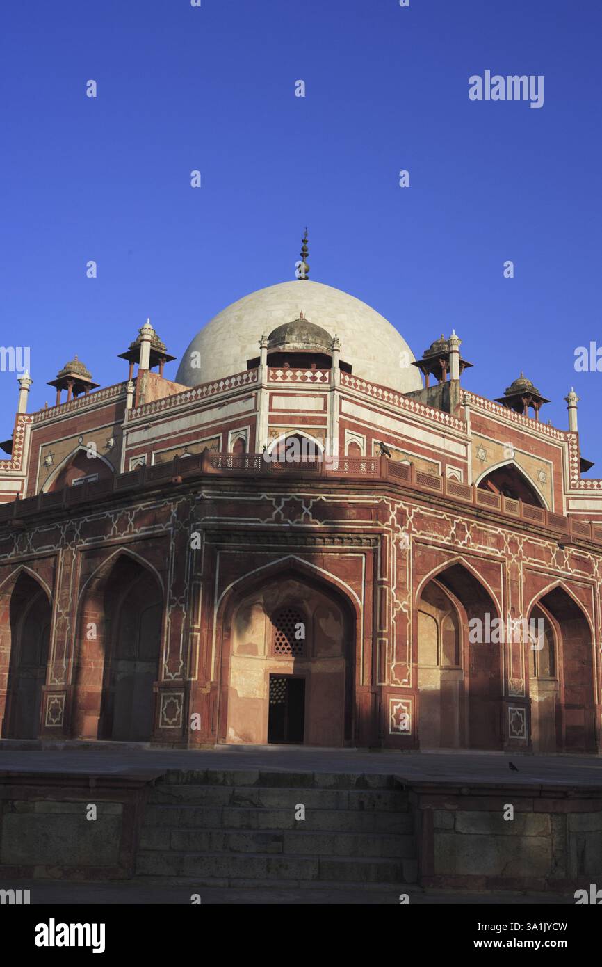 Humayun's tomb built in 1570 made from red sandstone and white marble ...