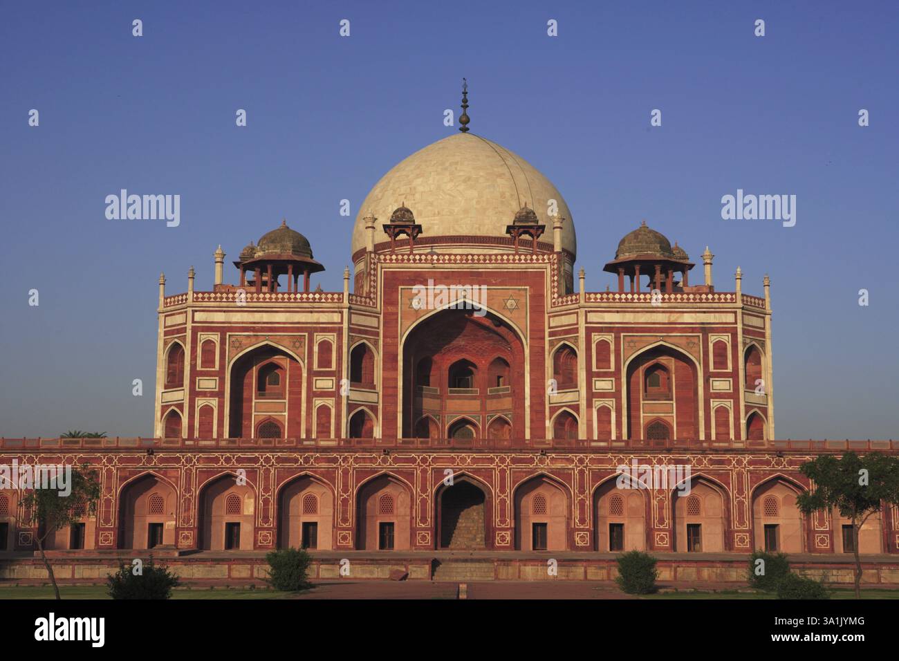 Humayun's tomb built in 1570 made from red sandstone and white marble ...