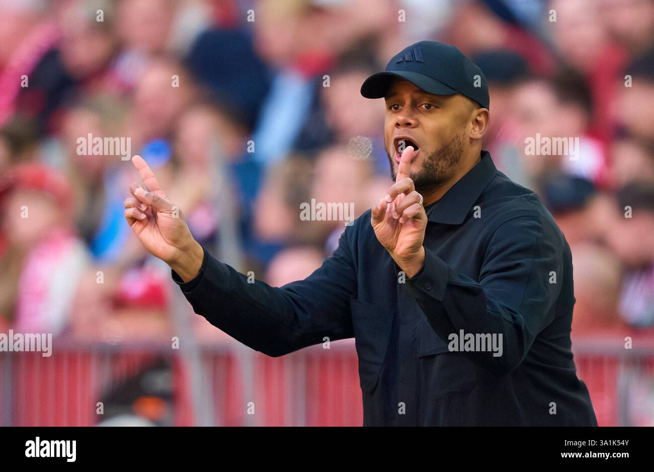 Kompany bayern manager hi-res stock photography and images - Alamy