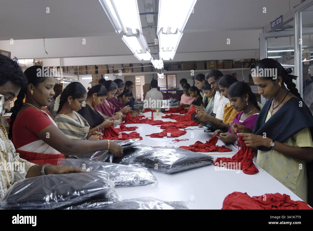 India garments industry hi-res stock photography and images - Alamy