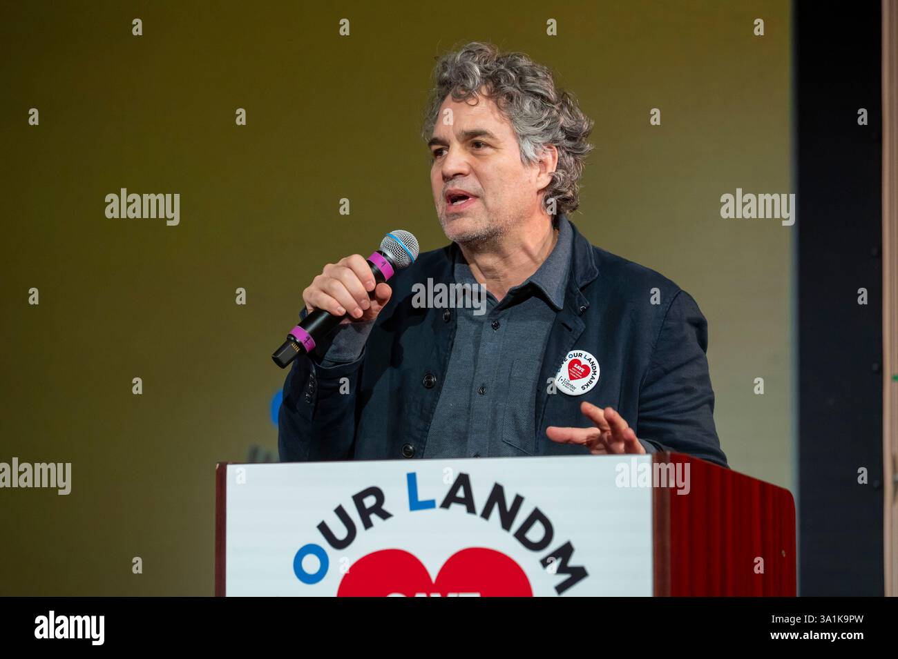 New York, United States. 08th Mar, 2025. Mark Ruffalo attends a rally ...