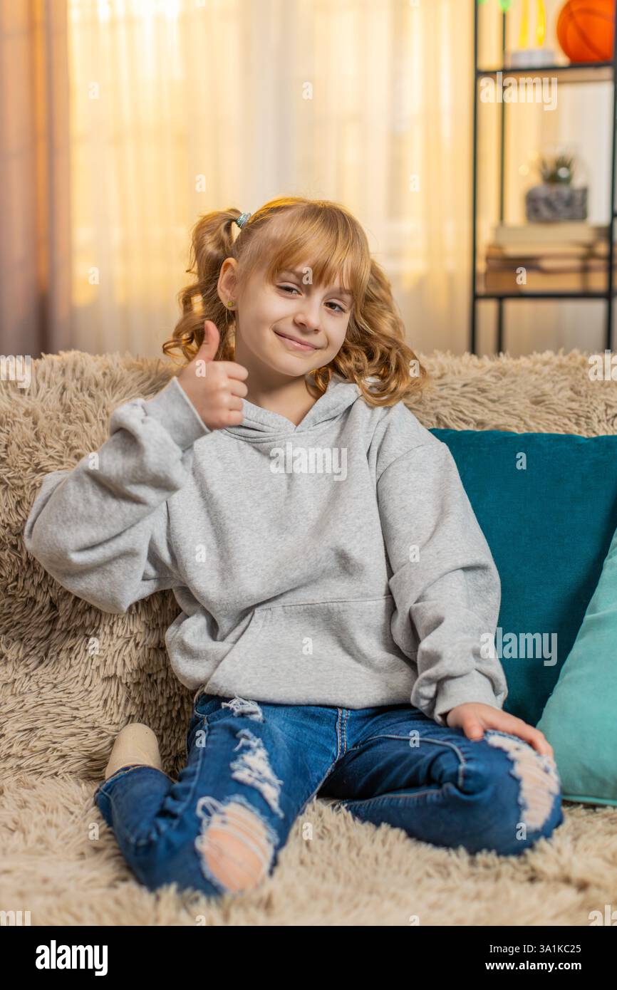 Positive teenager girl hand sign hi-res stock photography and images ...