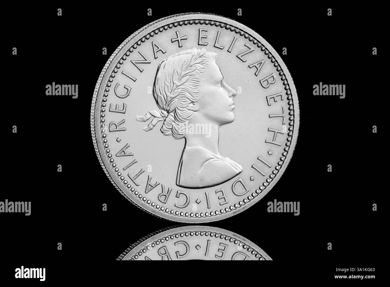1970 United Kingdom Queen Elizabeth II 2 Shilling coin Stock Photo - Alamy