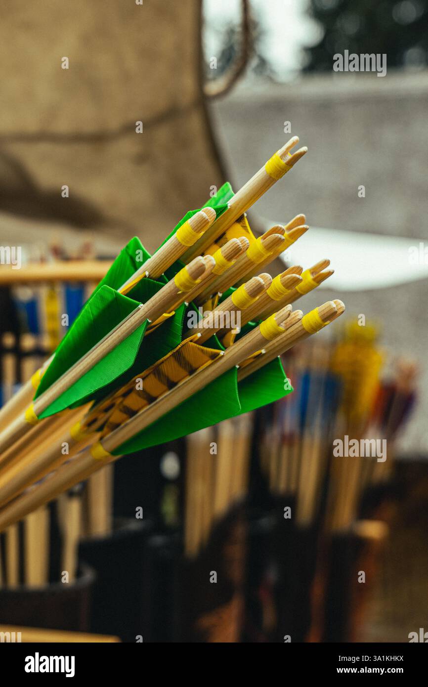 Handcrafted medieval arrows hi-res stock photography and images - Alamy