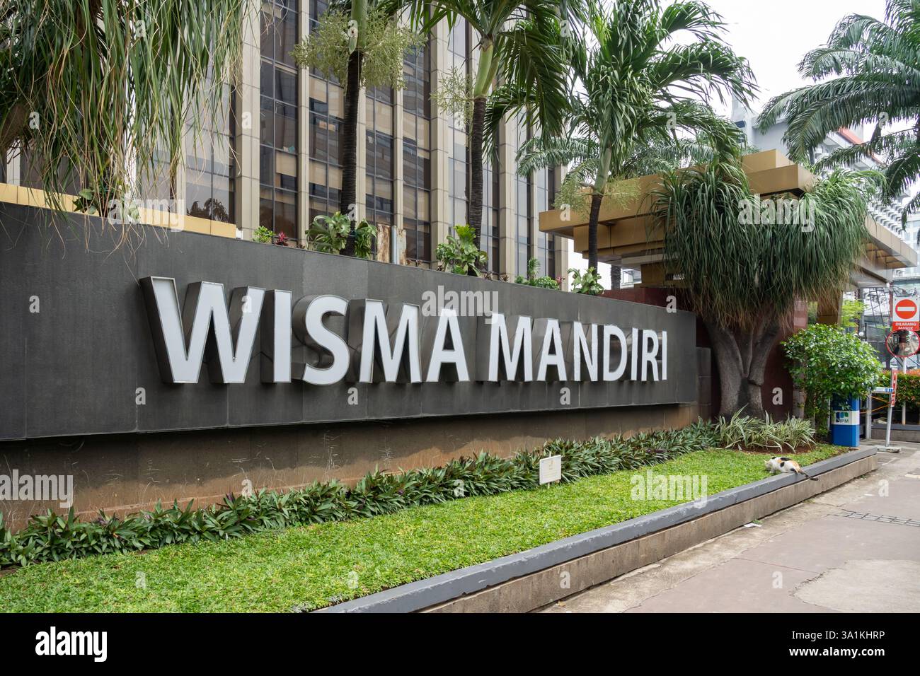 Wisma mandiri hi-res stock photography and images - Alamy