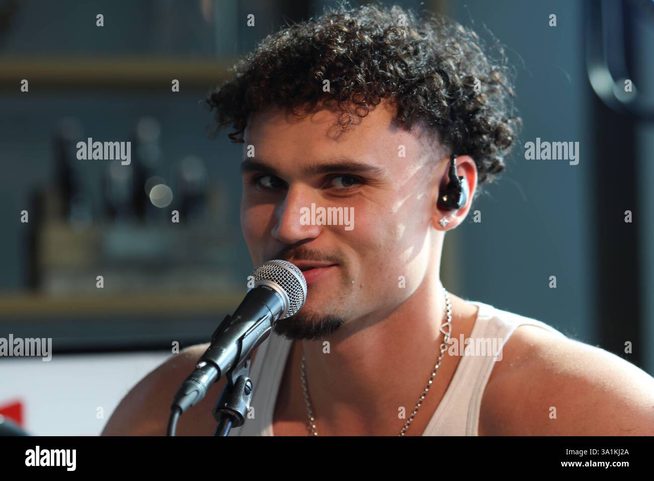 Adrien Nunez beim C2C Country To Country Festival in Berlin 2025 ...