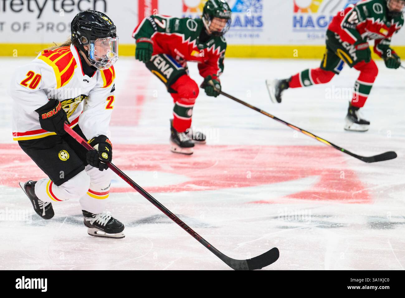 250309 Brynäs Celine Tedenby under semifinal fem i SDHL mellan Frölunda ...