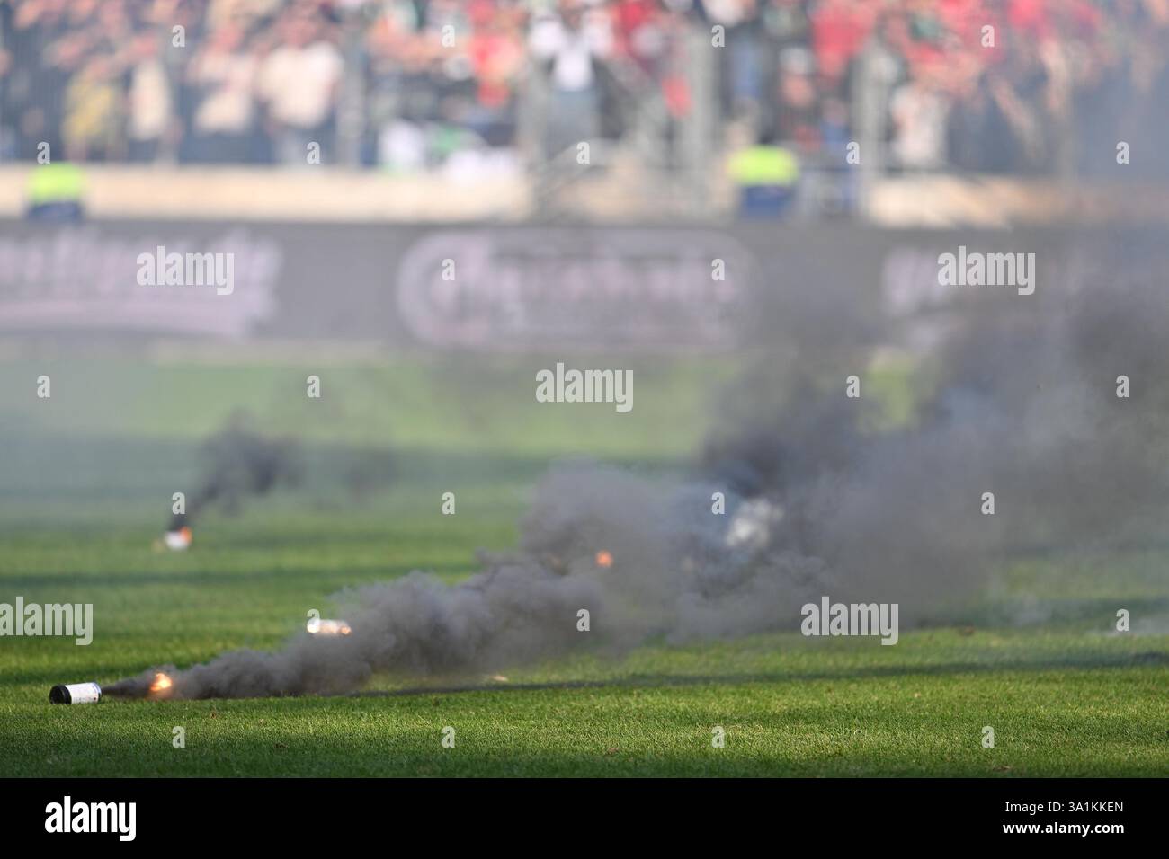 Hanover, Germany. 09th Mar, 2025. Soccer: Bundesliga 2, Hannover 96 ...