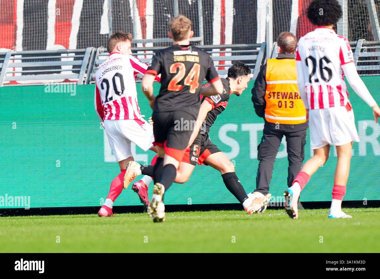 AaB moeder FC Midtjylland i Superligaen paa Aalborg Portland Park i ...