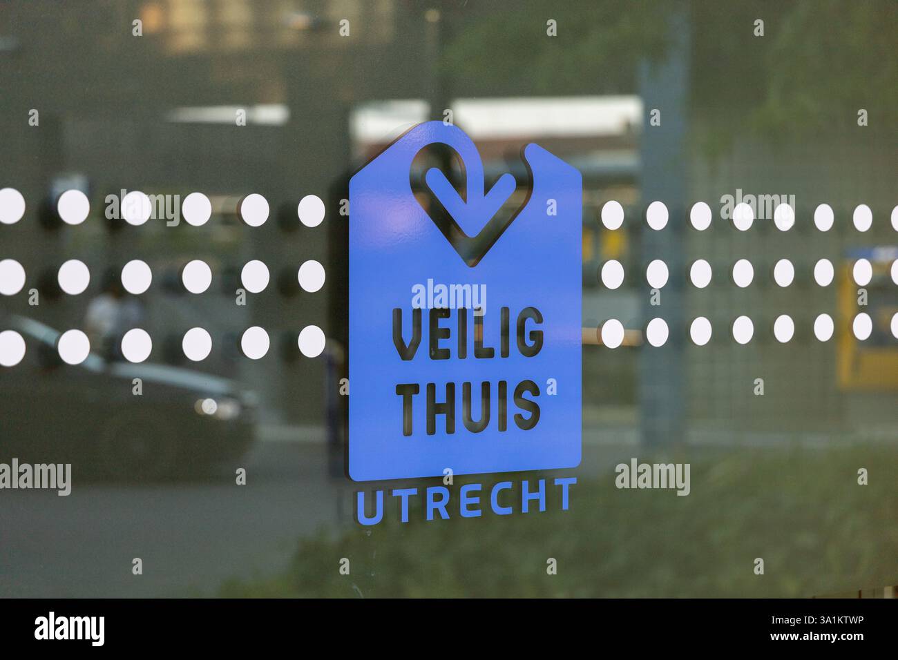 Veilig Thuis Utrecht is the advice and reporting center for domestic ...