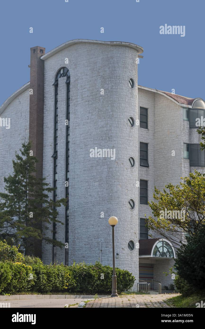 Gunsan, South Korea, September 30, 2020: Exterior of abandoned hotel ...
