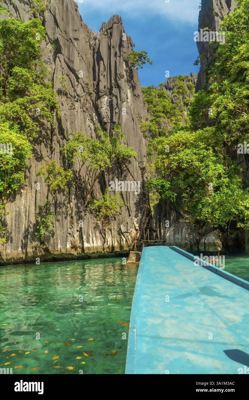 Twin lagoon turquoise water boats hi-res stock photography and images ...