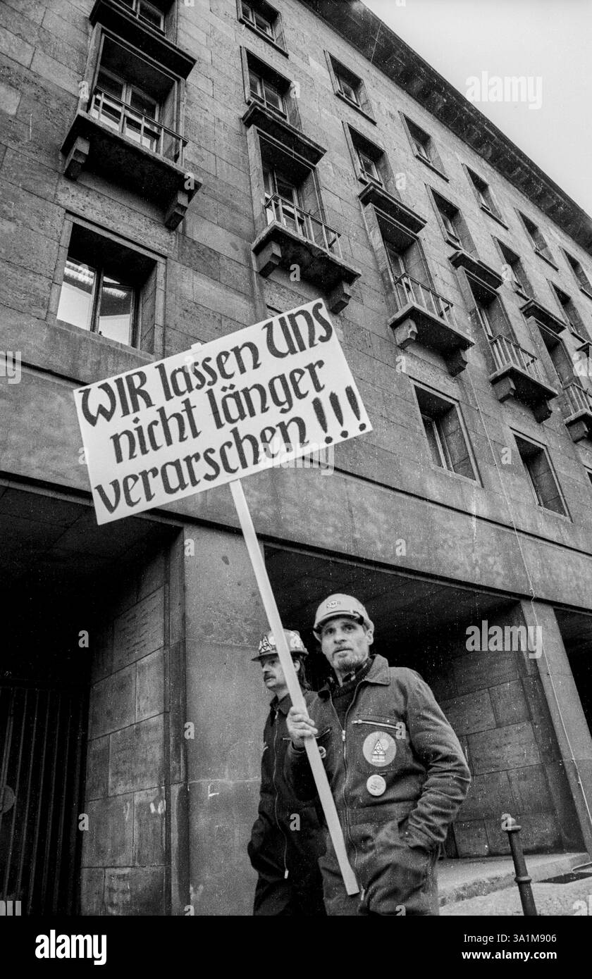 Germany, Berlin, 16 March 1992, Protest by shipyard workers from ...