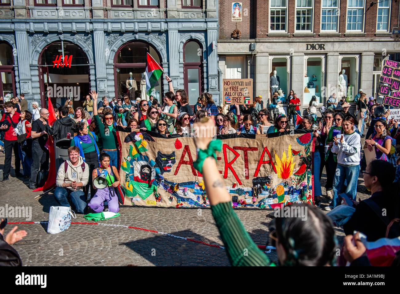 Amsterdam, Netherlands. 08th Mar, 2025. Latin women are seen shouting ...