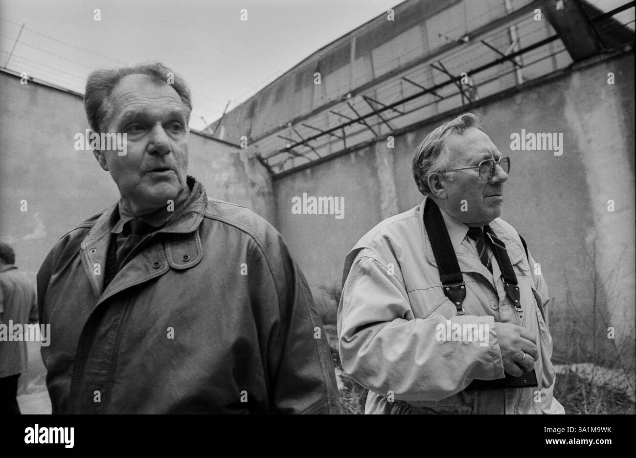 Germany, Berlin, 06.03.1992, Otto Ruhland (left) former prisoner in the ...