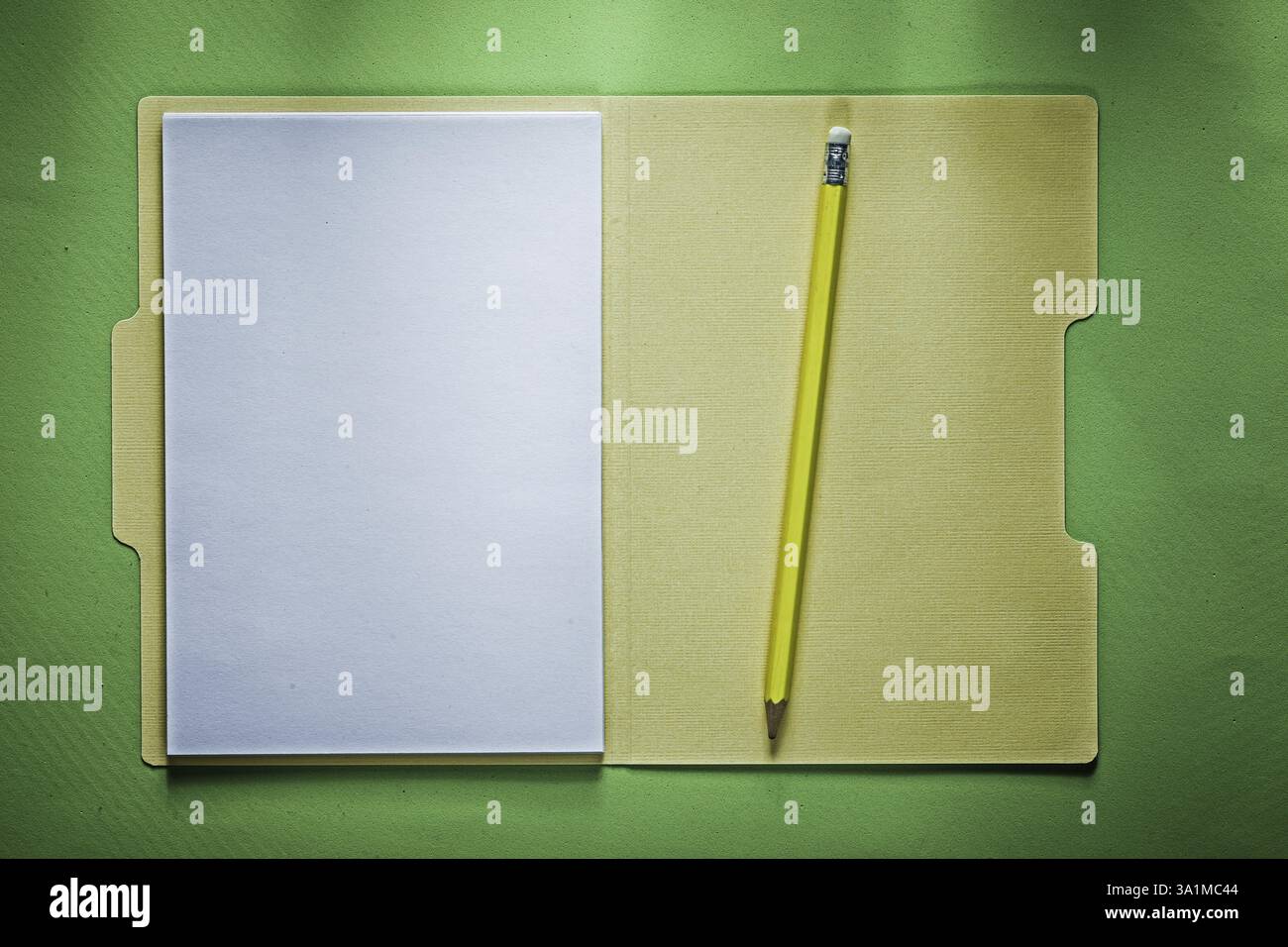 Green files blank sheets hi-res stock photography and images - Alamy