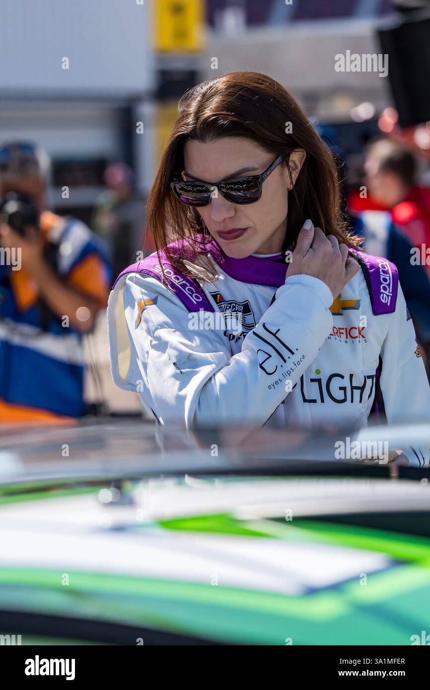 Nascar cup series 2025 safety car hi-res stock photography and images ...