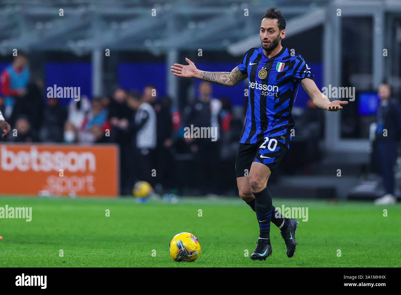 Milan, Italien. 08th Mar, 2025. Hakan Calhanoglu of FC Internazionale ...