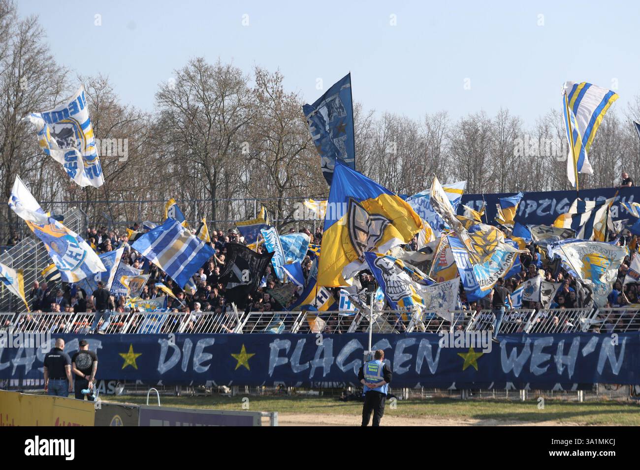 Leipzig, Deutschland. 09th Mar, 2025. Stimmung mit vielen Fahnen im ...