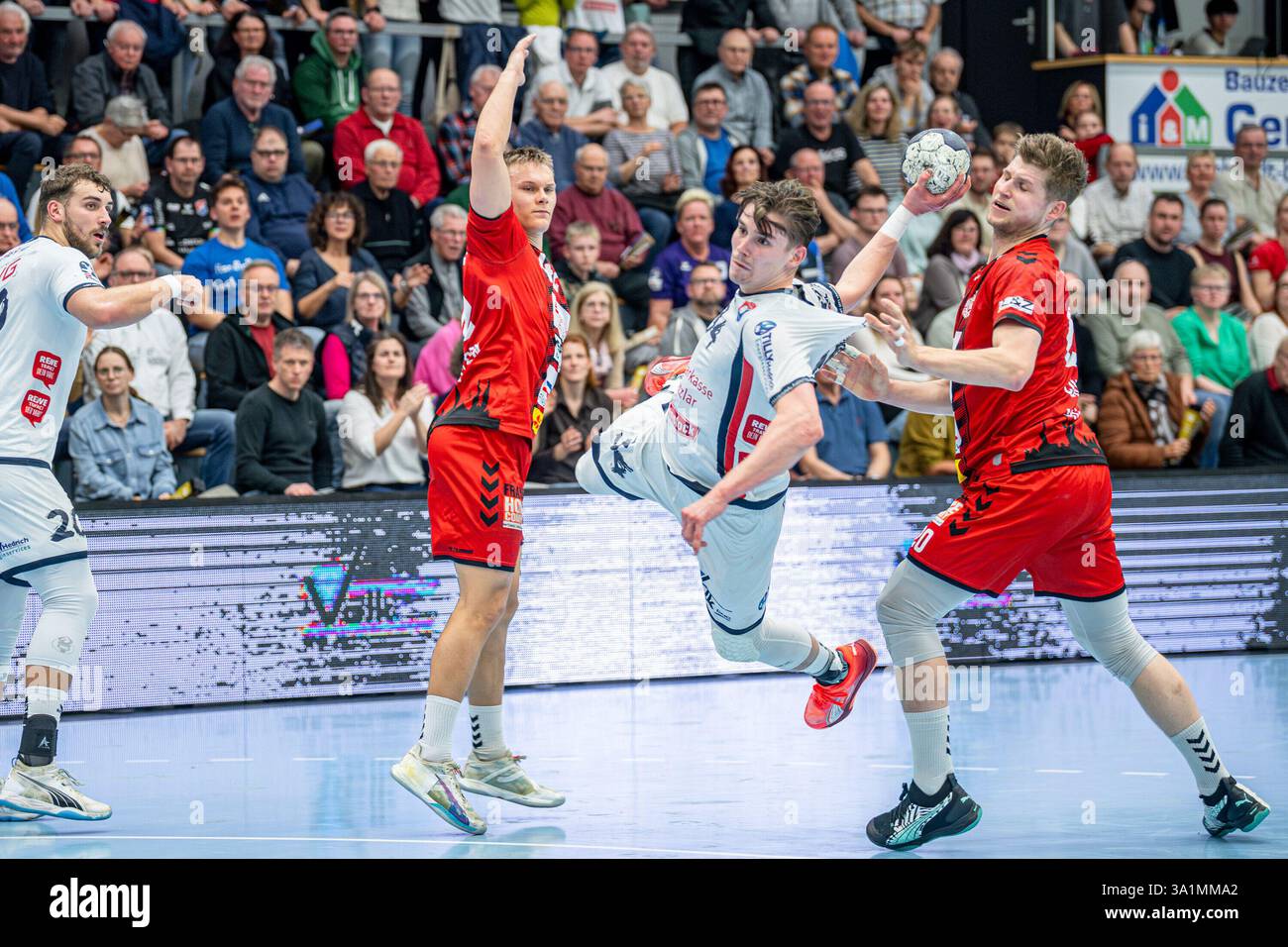 Paul Kompenhans (TV H?ttenberg, 34), Leon Ciudad Benitez (VfL L?beck ...