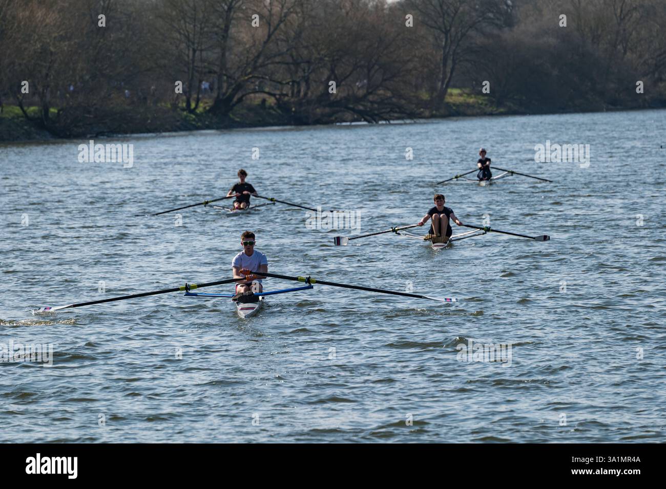 London, England, UK, 9th March 2025. UK Weather: warm Summer like weather as people enjoy the ...