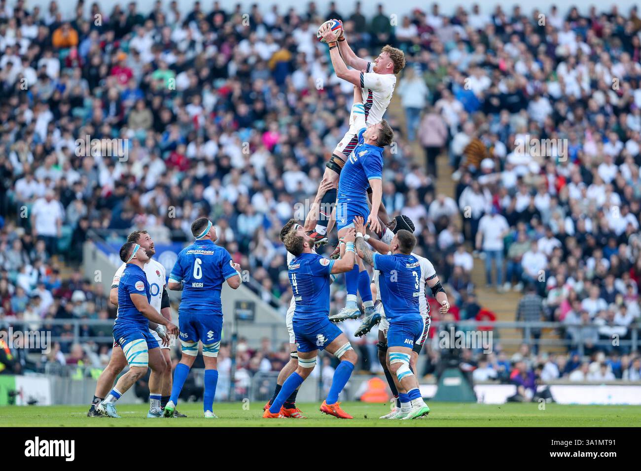 Ollie Chessum wins the line-out during the 2025 Guinness 6 Nations ...